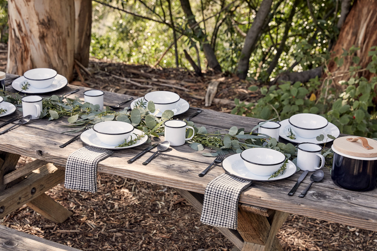 Outdoor Dining with Crow Canyon's Essential Tableware – Jenni Kayne