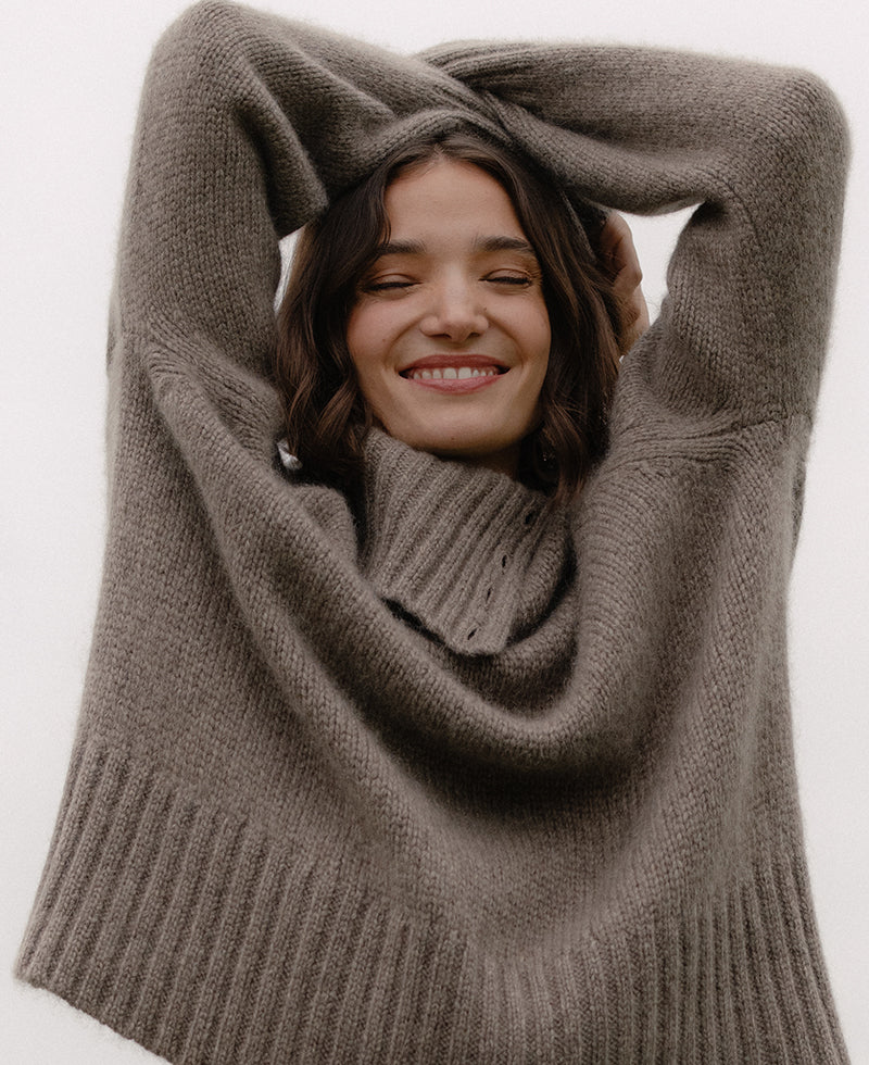 3 Ways to Style The Season’s Most Iconic Sweater | Jenni Kayne