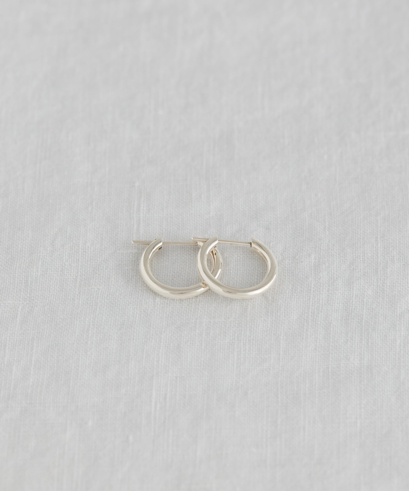 Small Eloise Hoops – Jenni Kayne