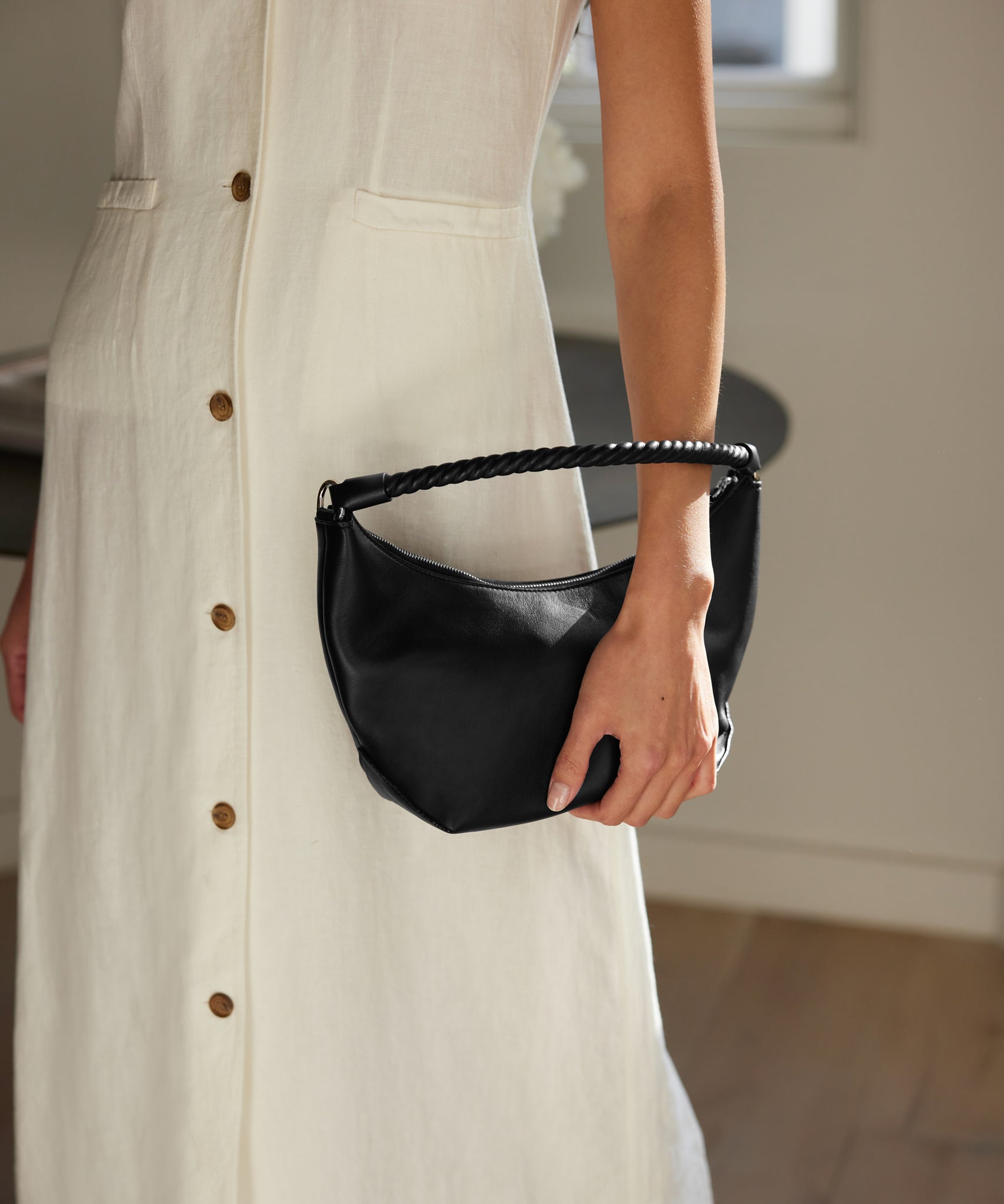 Crescent Shoulder Bag – Jenni Kayne