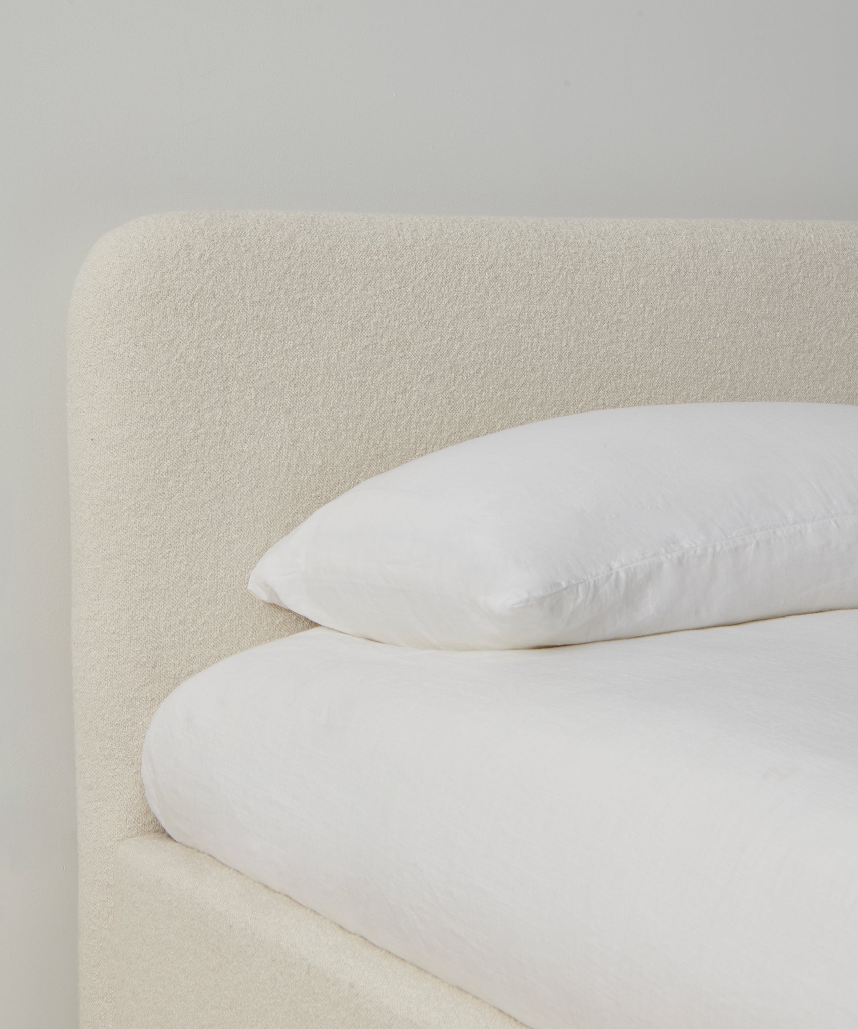 Upholstered Cove Bed – Jenni Kayne